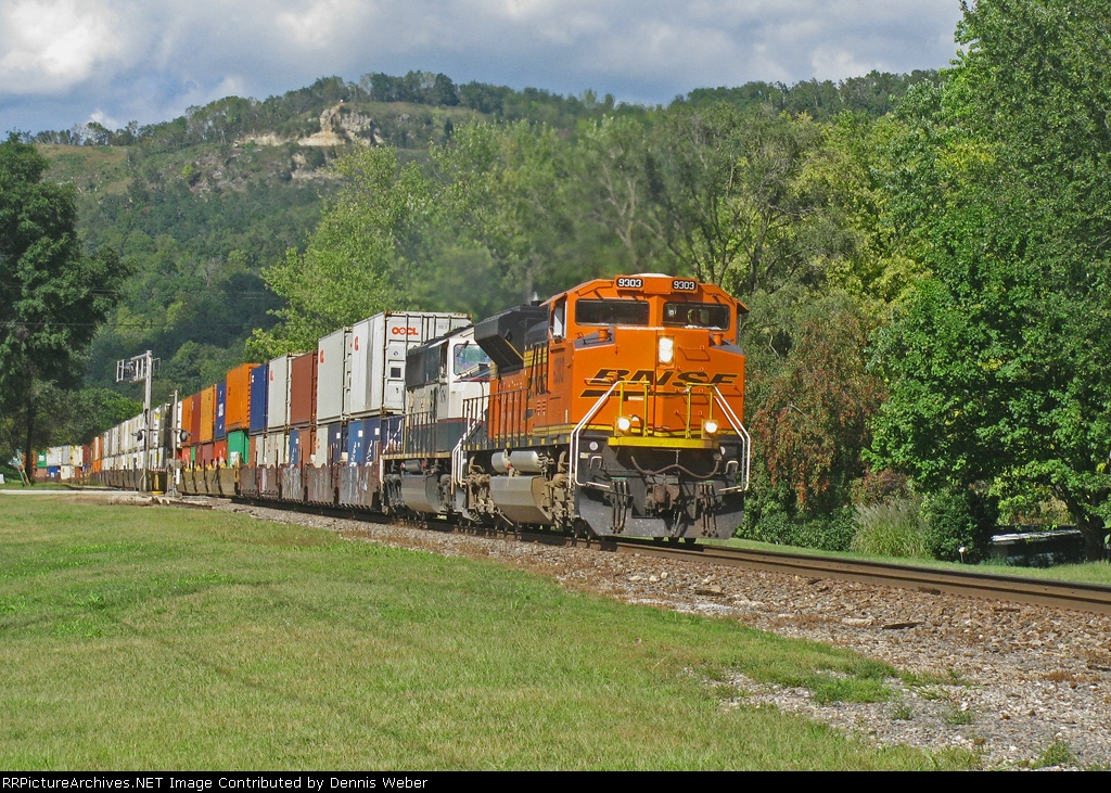 BNSF 9303, BNSF's Aurora Sub.